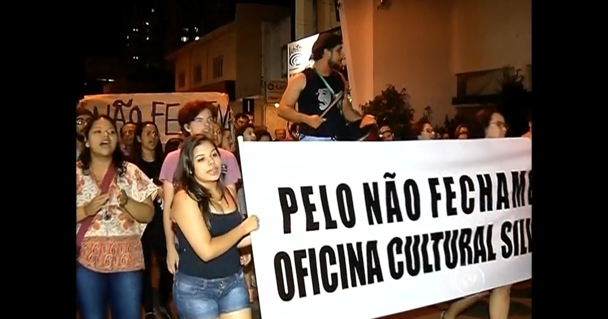 G1 - Artistas de Araçatuba fazem protesto contra fechamento de oficina ...