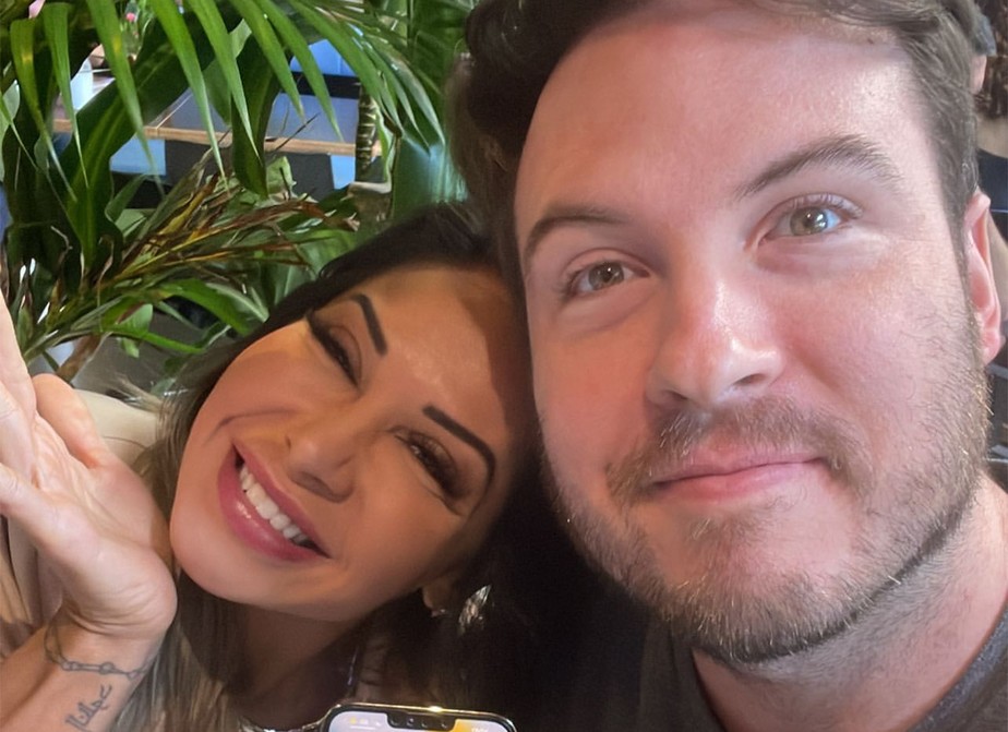 Maíra Cardi vai às compras e enche carro com 'mais de 100 looks' para o ...