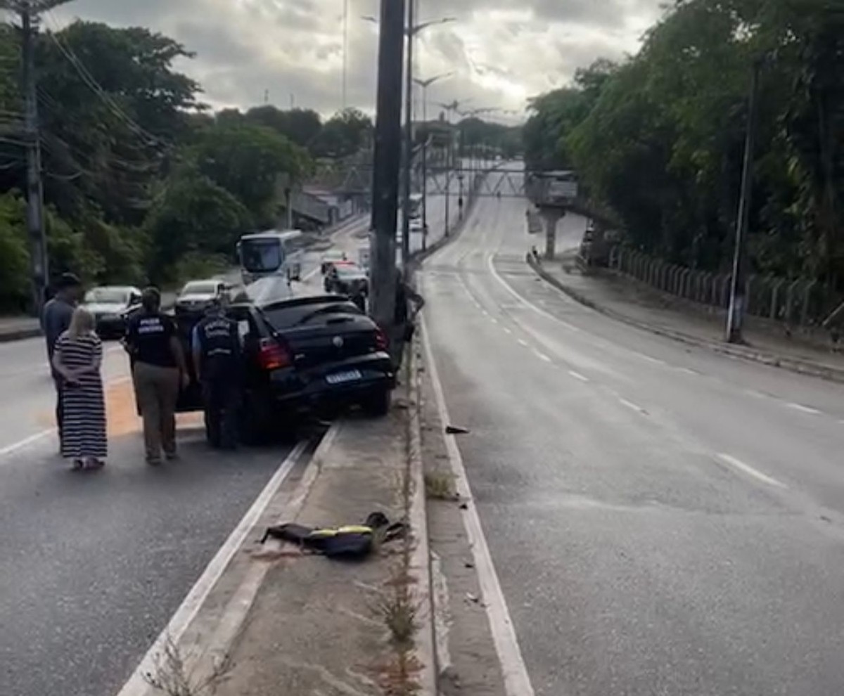 Jovem Morre Após Perder O Controle De Carro E Bater Em Poste Em João