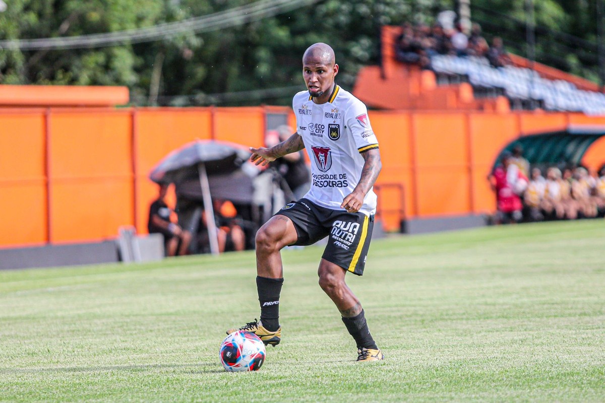 Lateral-direito Wellington Silva, ex-Fla e Flu, renova por mais um ano ...