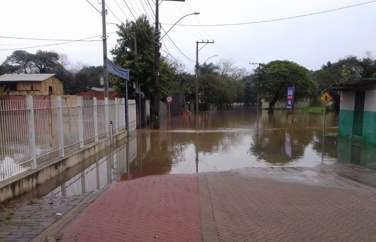 Nível Dos Rios Volta A Subir E Municípios Do Rs Mantém Alerta De