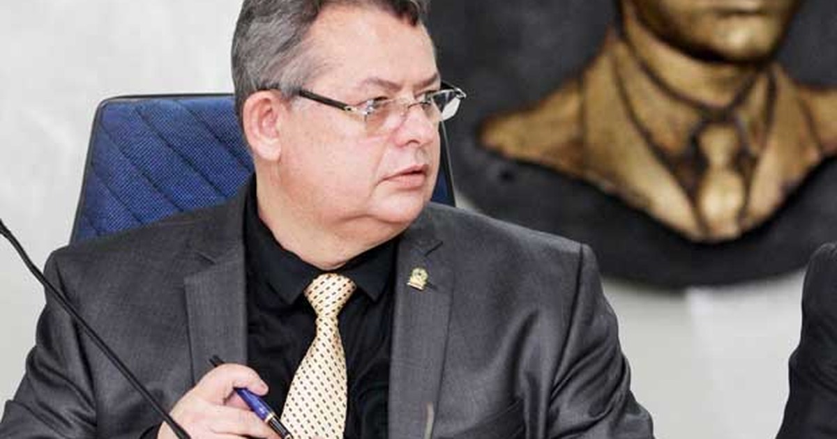 G1 - Após protesto com esterco, Câmara de Vereadores na PB vai rever ... G1 - Após protesto com esterco, Câmara de Vereadores na PB vai rever ...
