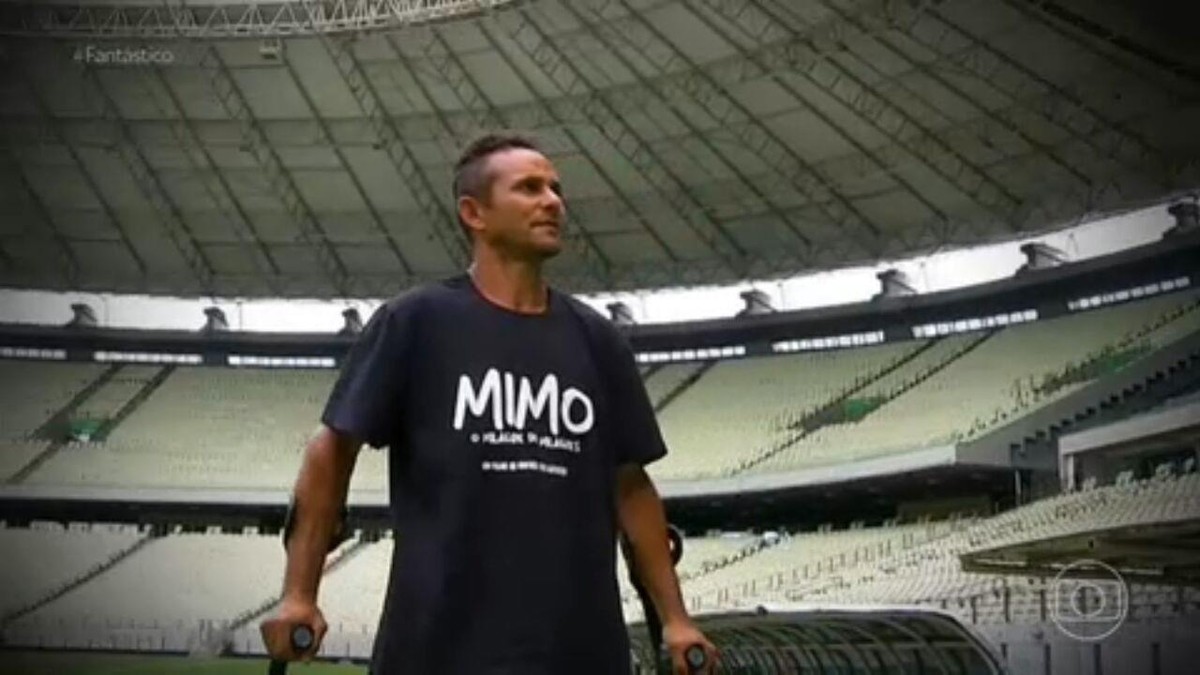 Mimo: jogador perde uma perna, dá volta por cima e brilha no futebol no ...