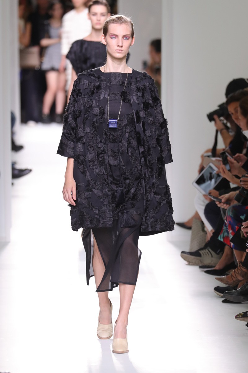 Hermès alia clássico atemporal da marca a desejos do momento | Desfiles ...