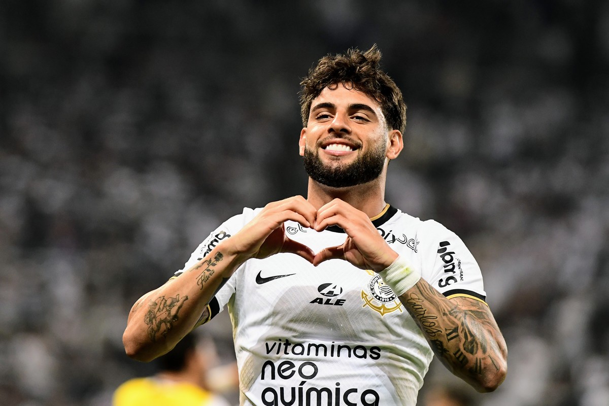 Yuri Alberto joga com dores para ajudar o Corinthians e rala joelhos em ...