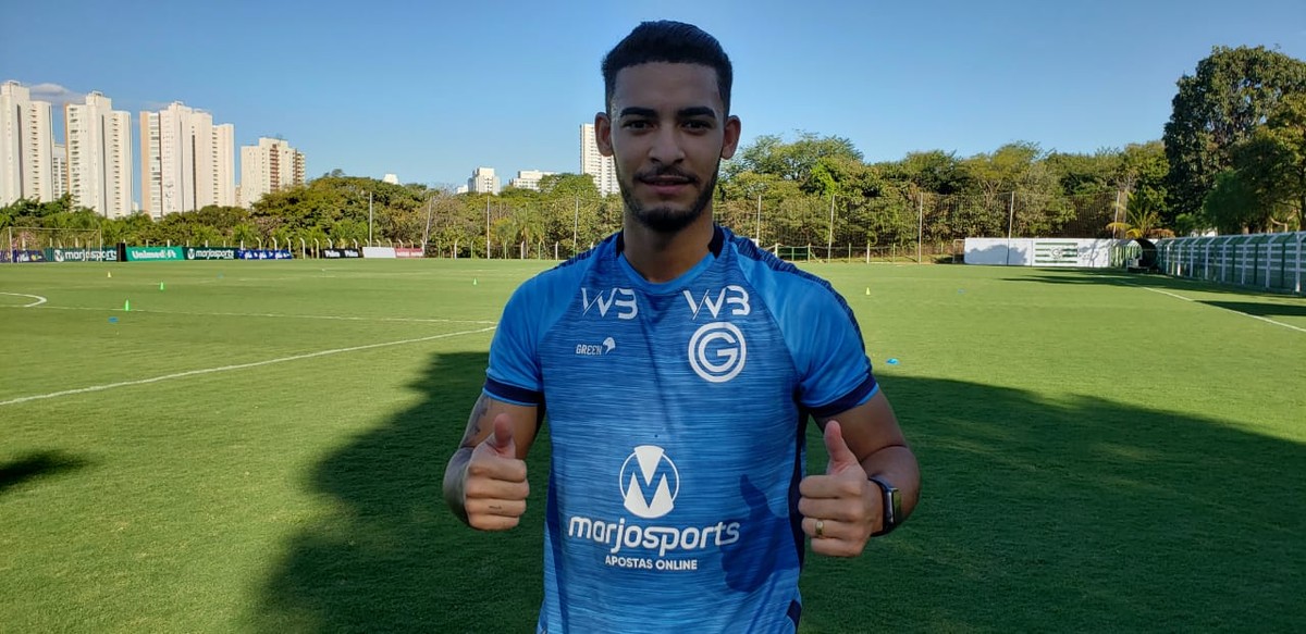 Jefferson se vê "um pezinho" à frente na luta por vaga de titular na ...