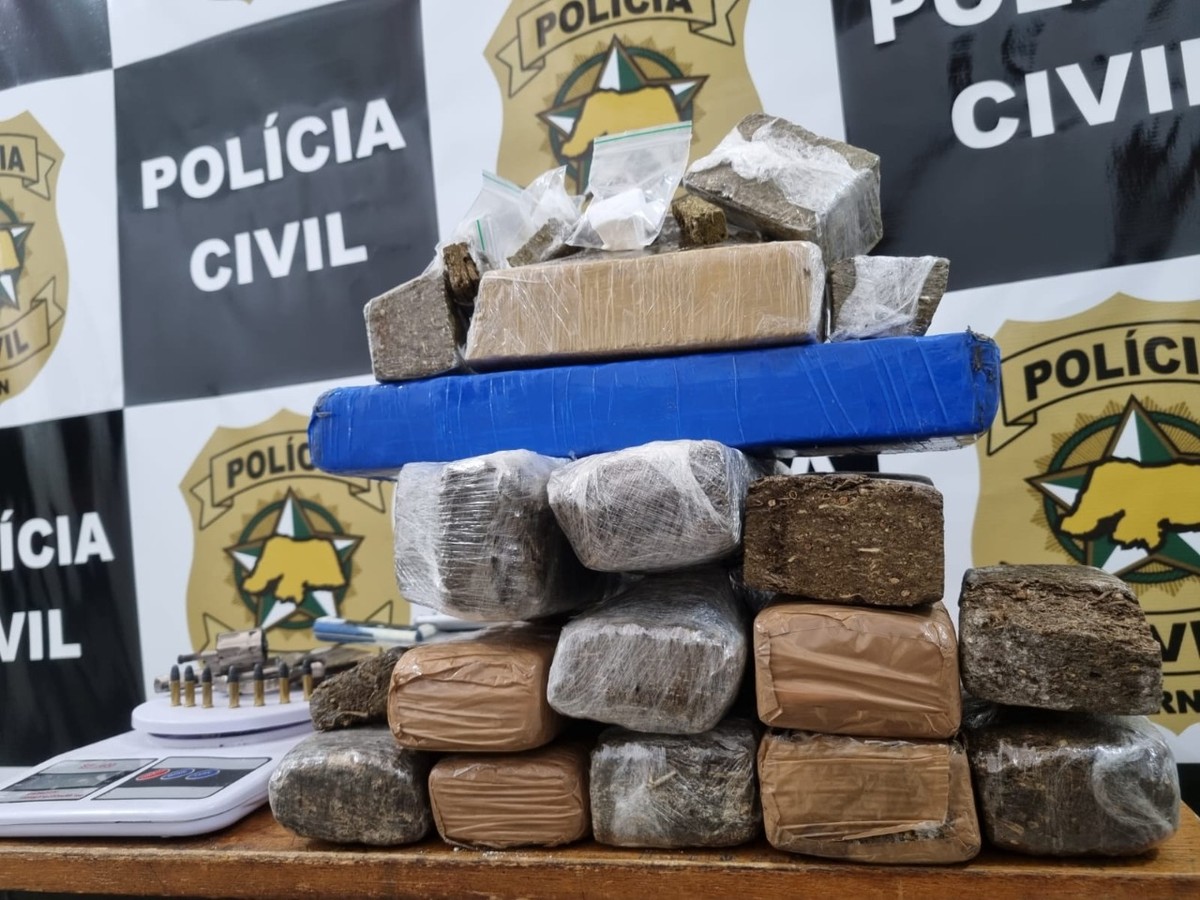 Suspeito Por Tráfico De Drogas E Posse Irregular De Arma De Fogo é