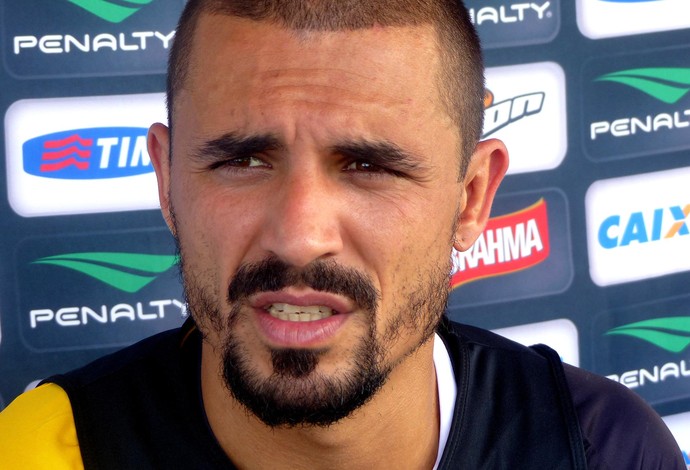 Douglas Silva espera seguir parâmetro de jogo com o Ceará: "Convencemos ...