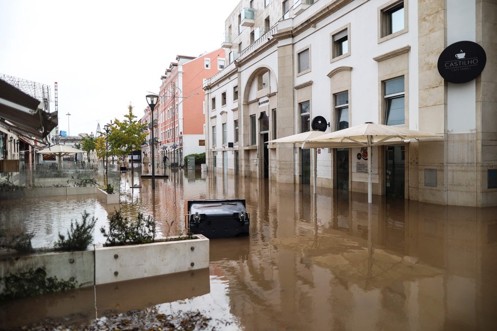 Tempestades levam o caos a Lisboa e prejuízos a brasileiros: veja imagens
