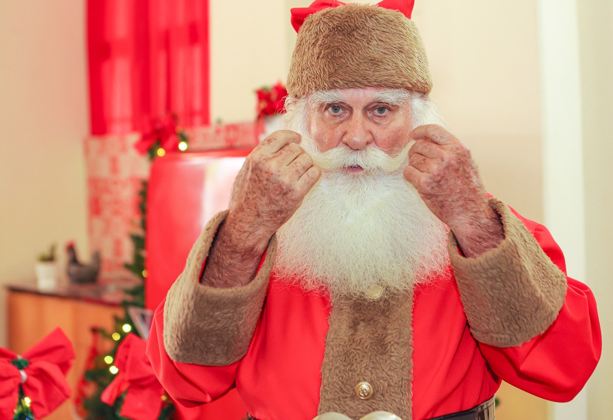 Conheça o Papai Noel de Ribeirão Preto, SP, que transmite a magia do ...