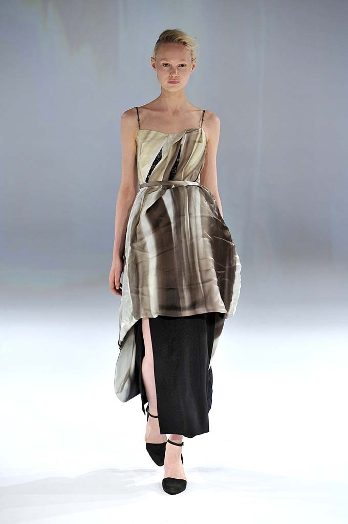Hussein Chalayan | Paris | Inverno 2014 | Desfiles | Vogue