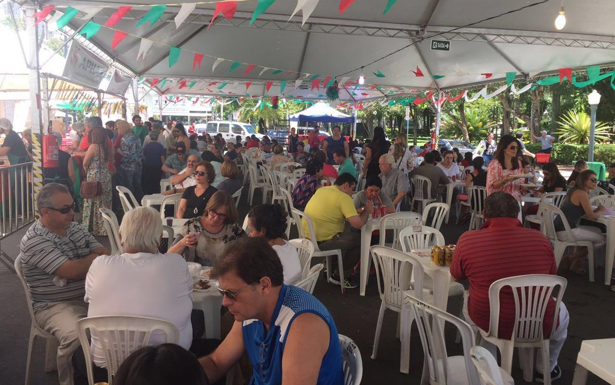 Festa Celebra Tradição Italiana Com Culinária E Apresentações Musicais