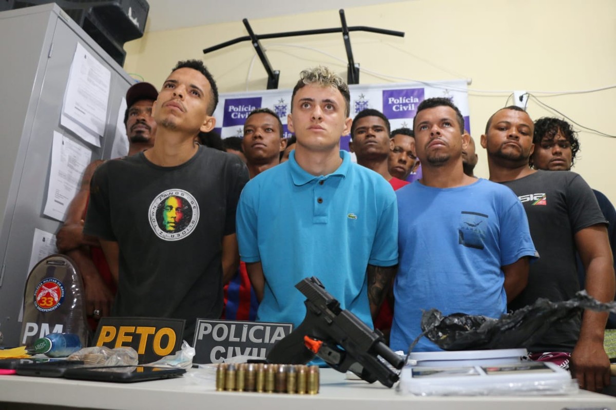 Operação Das Polícias Civil E Militar Em Valença Prende 13 Homens E