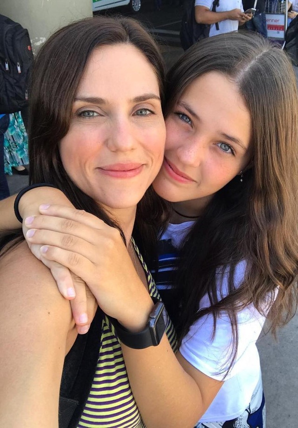 Rafaela Mandelli posa com a filha, Catarina, e fãs se chocam com ...
