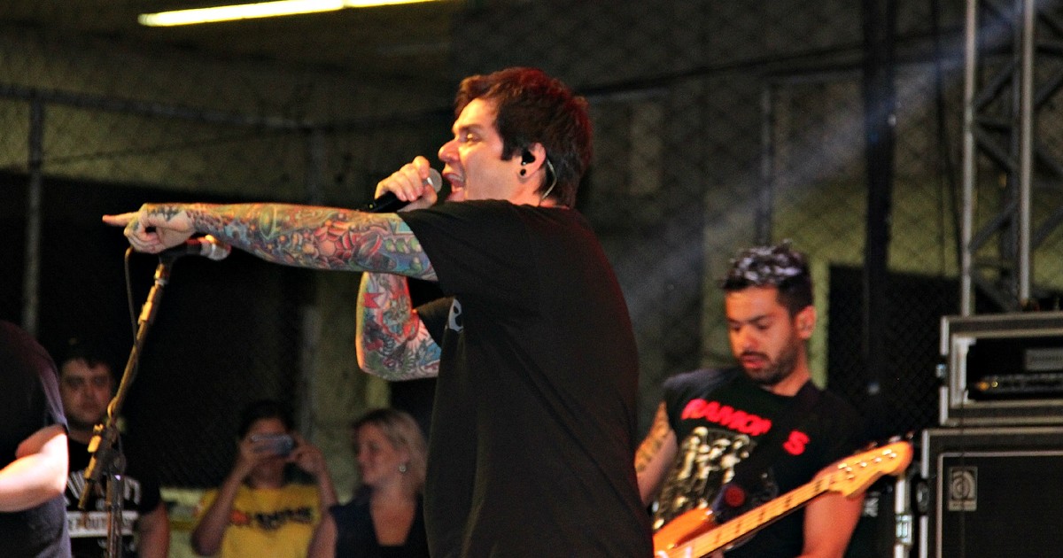 G1 - Strike se apresenta no Guarujá e fala sobre novos trabalhos em ...