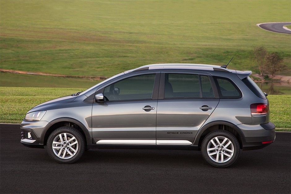 Volkswagen SpaceFox e Space Cross reestilizados chegam às lojas ...