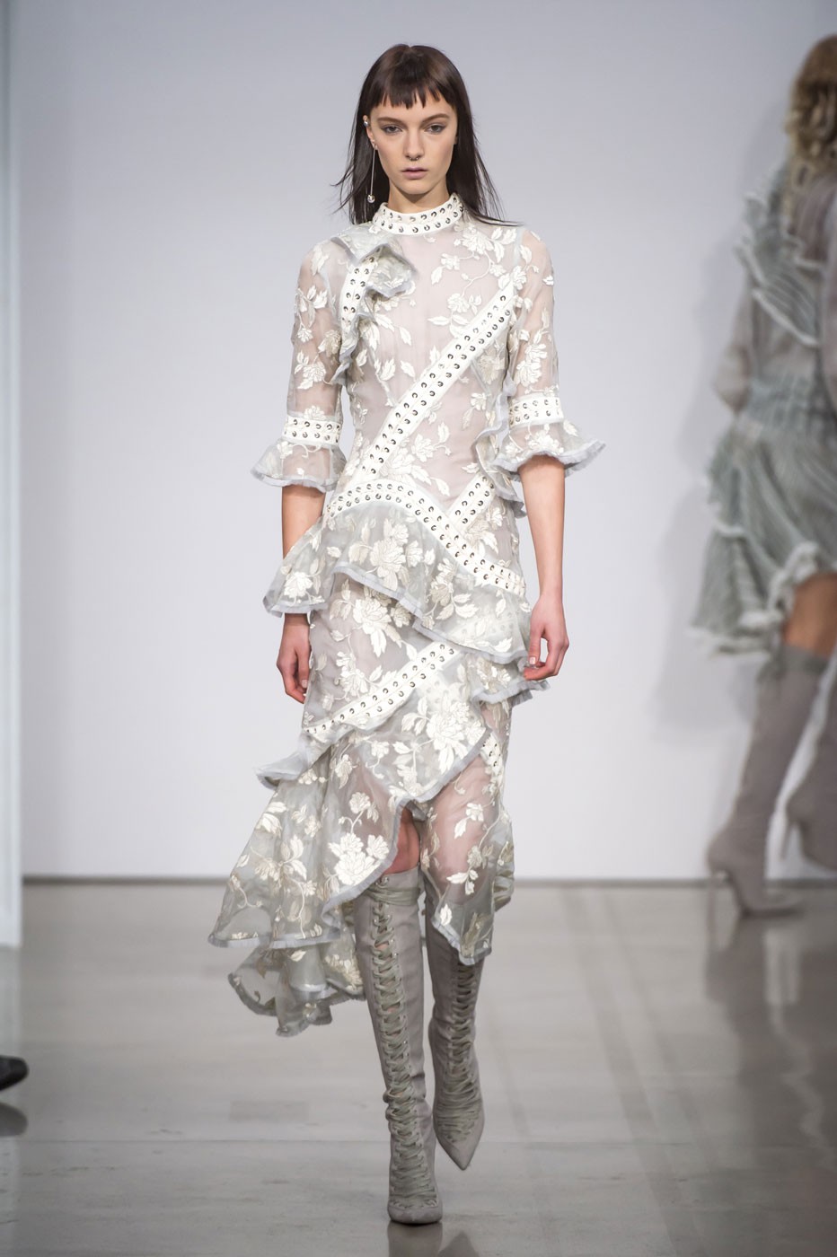 Zimmermann atualiza o boho com alfaiataria | Desfiles | Vogue