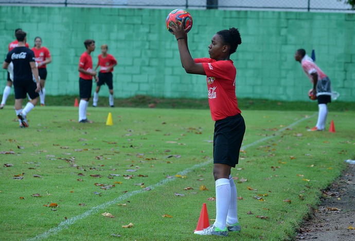 Dia de gandula: jovens sonham com a Copa e por proximidade com ídolos ...