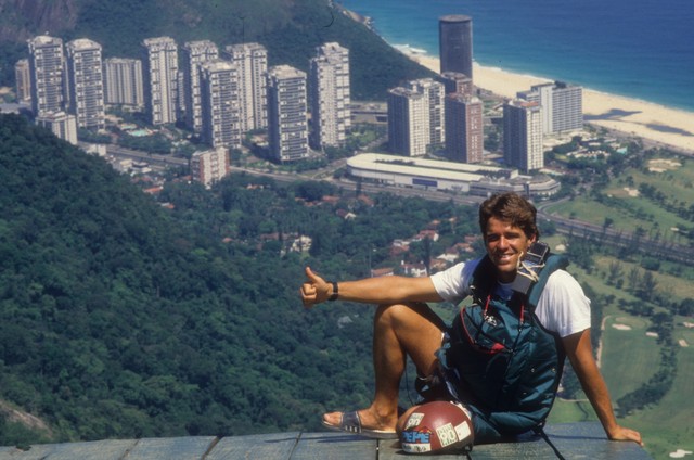 'Não salta, Pepê!': A tragédia que matou o campeão de voo livre Pepê ...