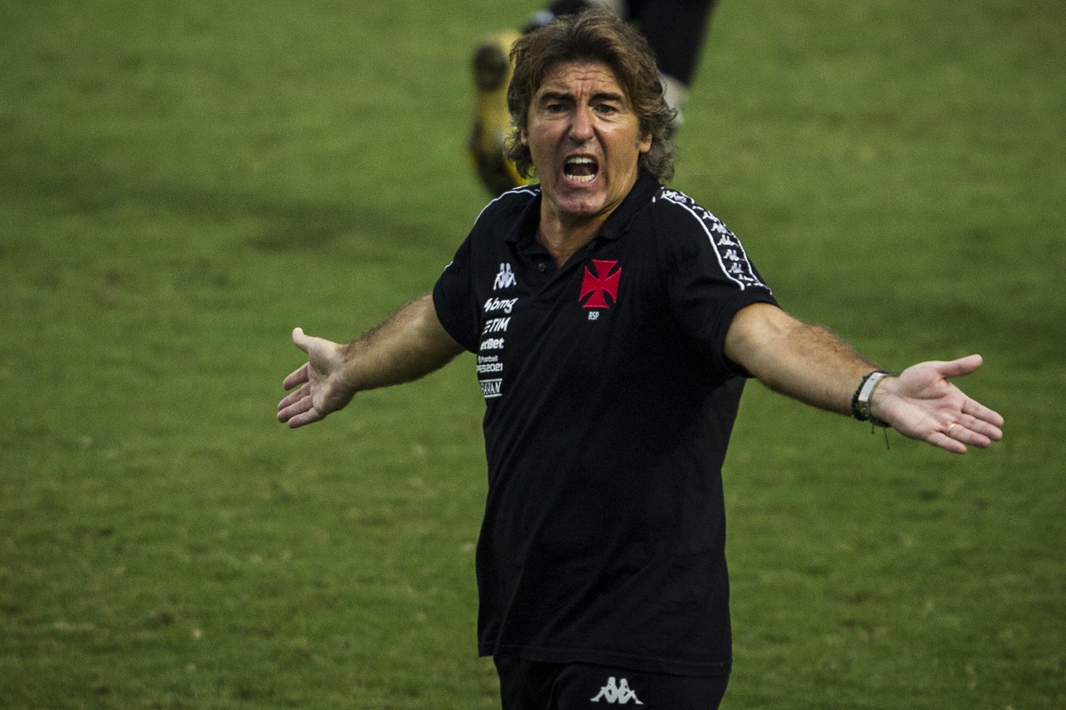 Advogado confirma pagamento do Vasco a Sá Pinto e comunica à Fifa