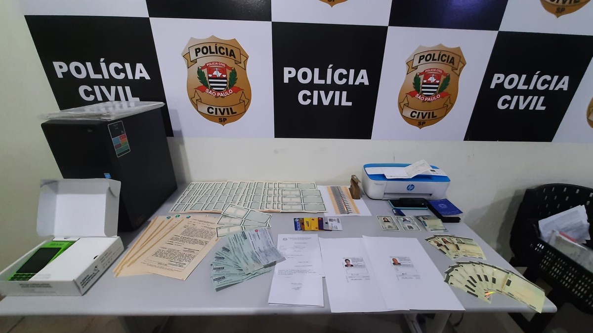 Polícia Apreende Material Usado Na Falsificação De Documentos Para