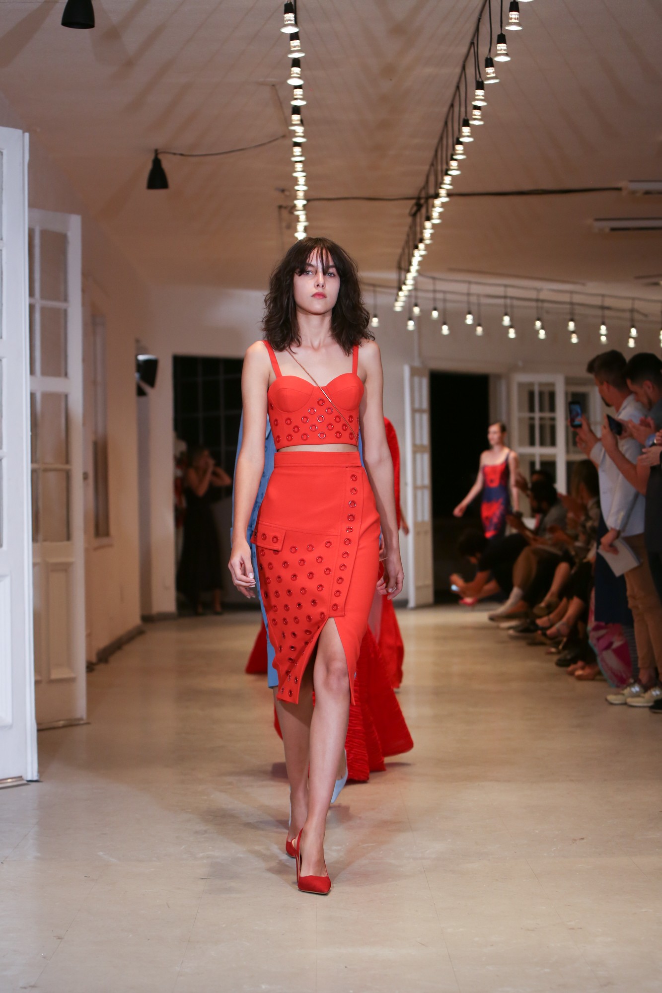 Printing comemora 20 anos com desfile de verão 2018 | Desfiles | Vogue