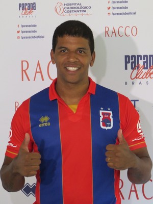 De poucas palavras, Tony pretende ser o "homem gol" do Paraná Clube