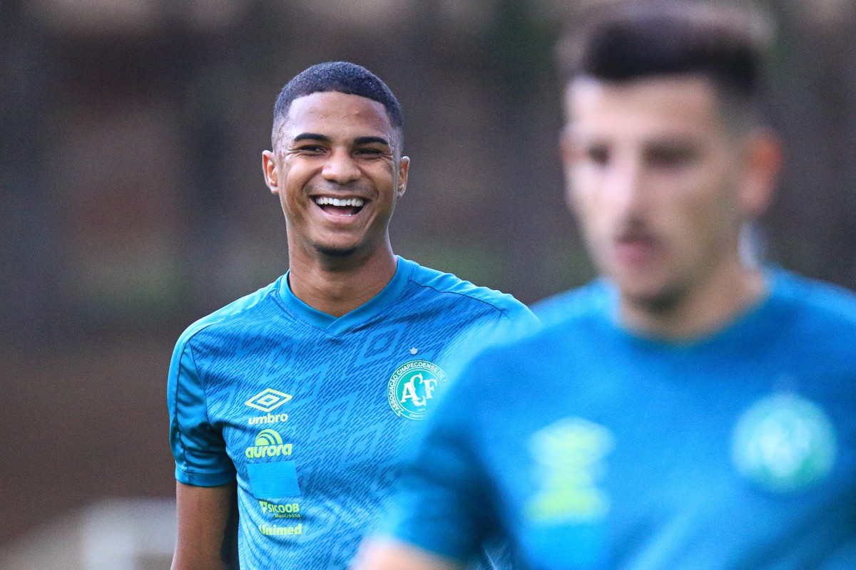 Derlan destaca objetivo da Chape diante do Athletico-PR: "Pontuar ...