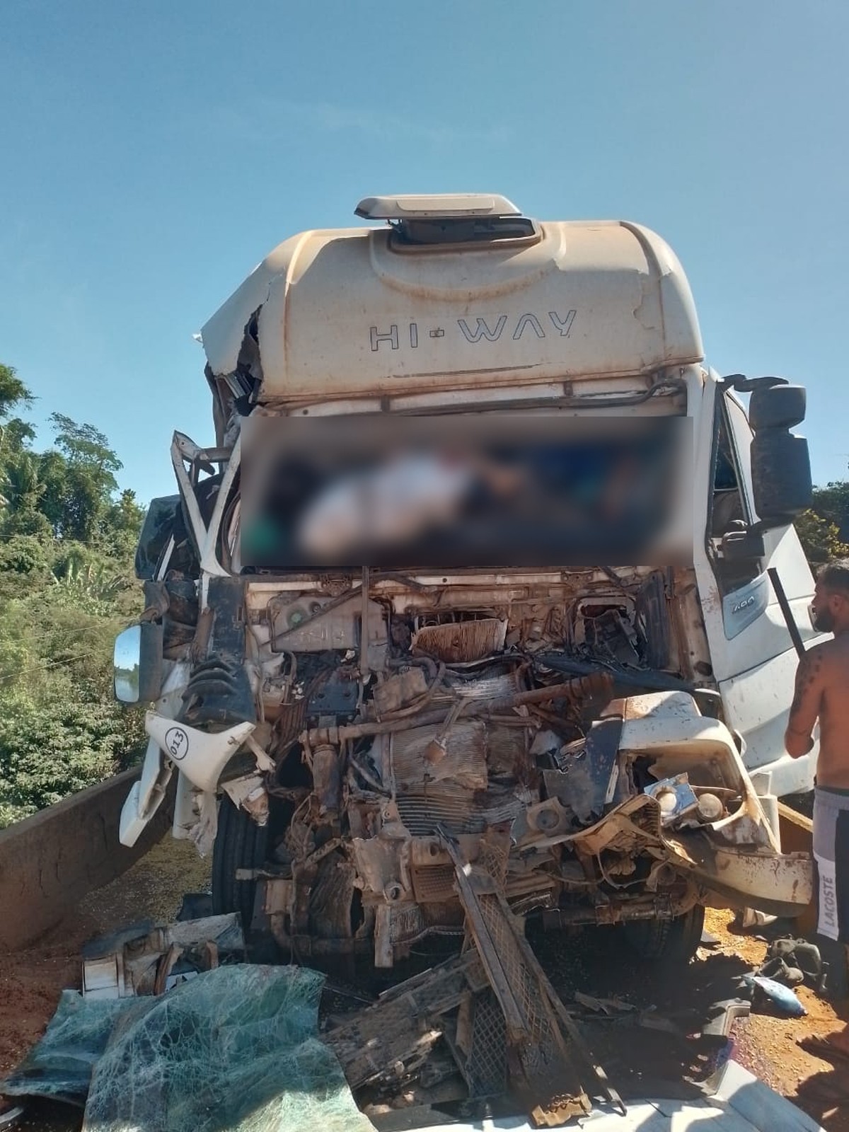 Passageira morre e motorista fica ferido em acidente entre carretas em MT | Mato Grosso | G1