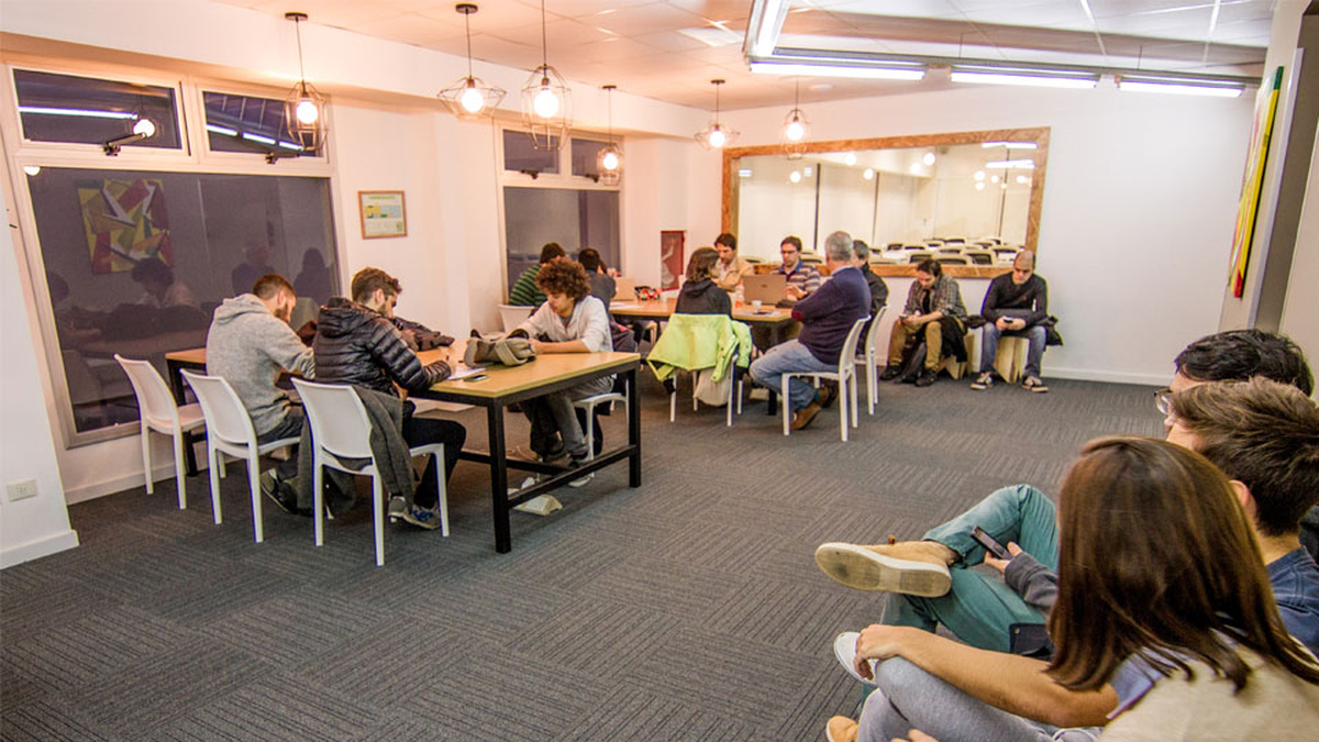 Digital House: como é estudar na coding school que forma profissionais ...