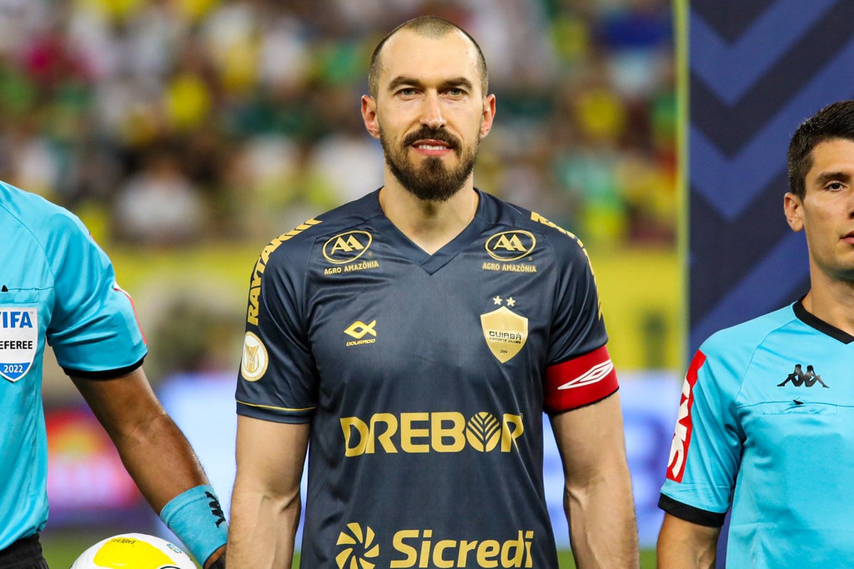 Walter volta a treinar e pode reforçar o Cuiabá na reta final do ...