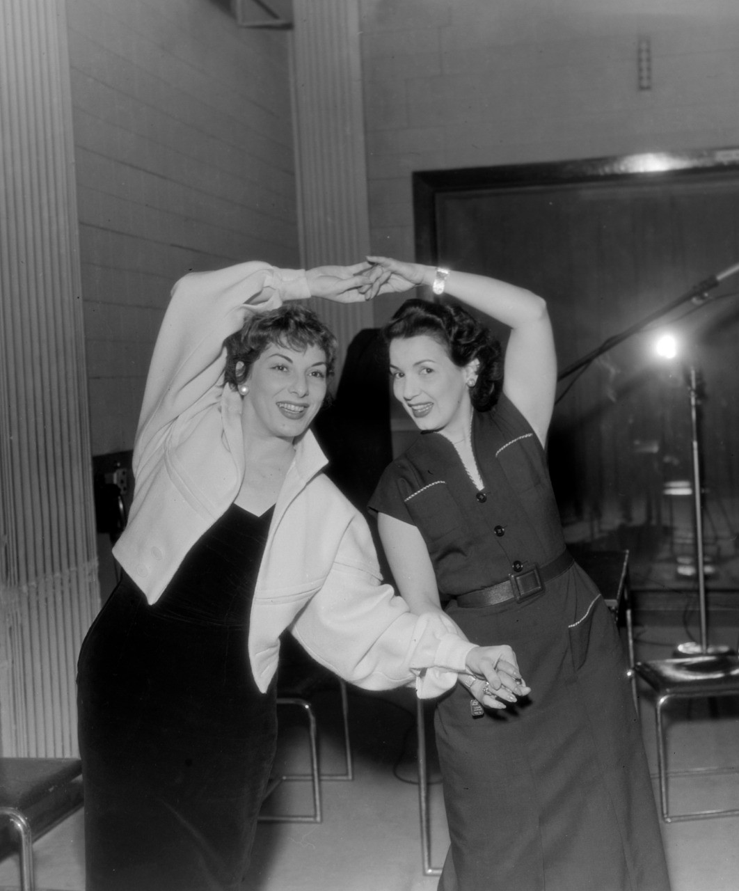 O novo livro sobre a música popular brasileira vai de Emilinha Borba e ...