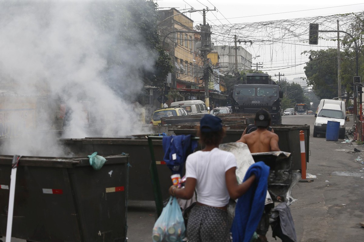 Moradores Do Complexo Da Penha Relatam Nas Redes Sociais Manhã De Pavor
