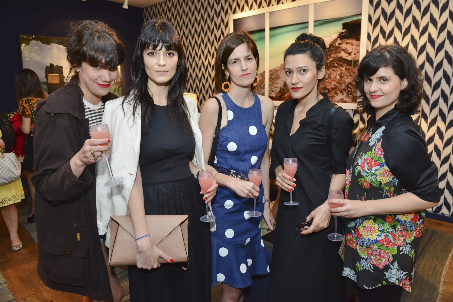 Bye bye: a movimentação no lounge da Vogue no último dia de SPFW ...