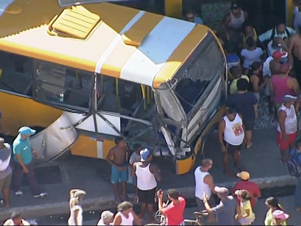 G1 - Perseguição entre motos causou colisão de ônibus, dizem ... G1 - Perseguição entre motos causou colisão de ônibus, dizem ...