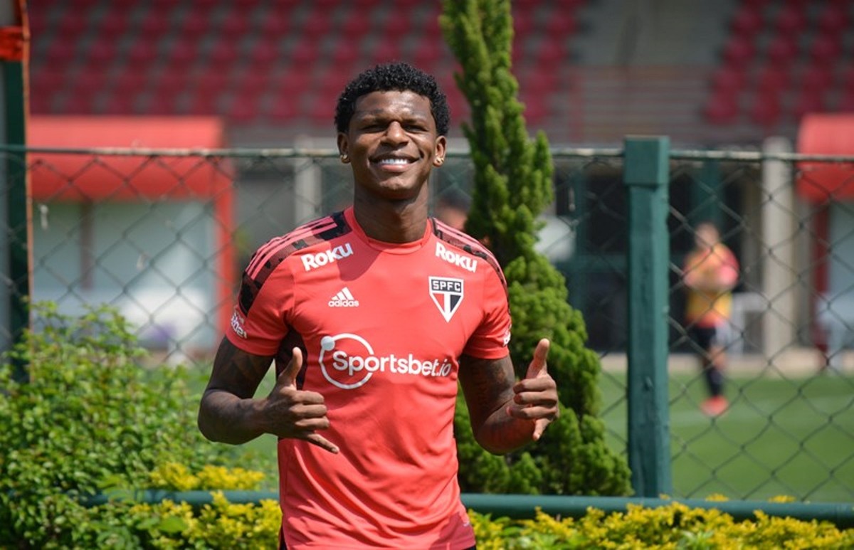Arboleda lidera invencibilidade da defesa do São Paulo em meio ao ...