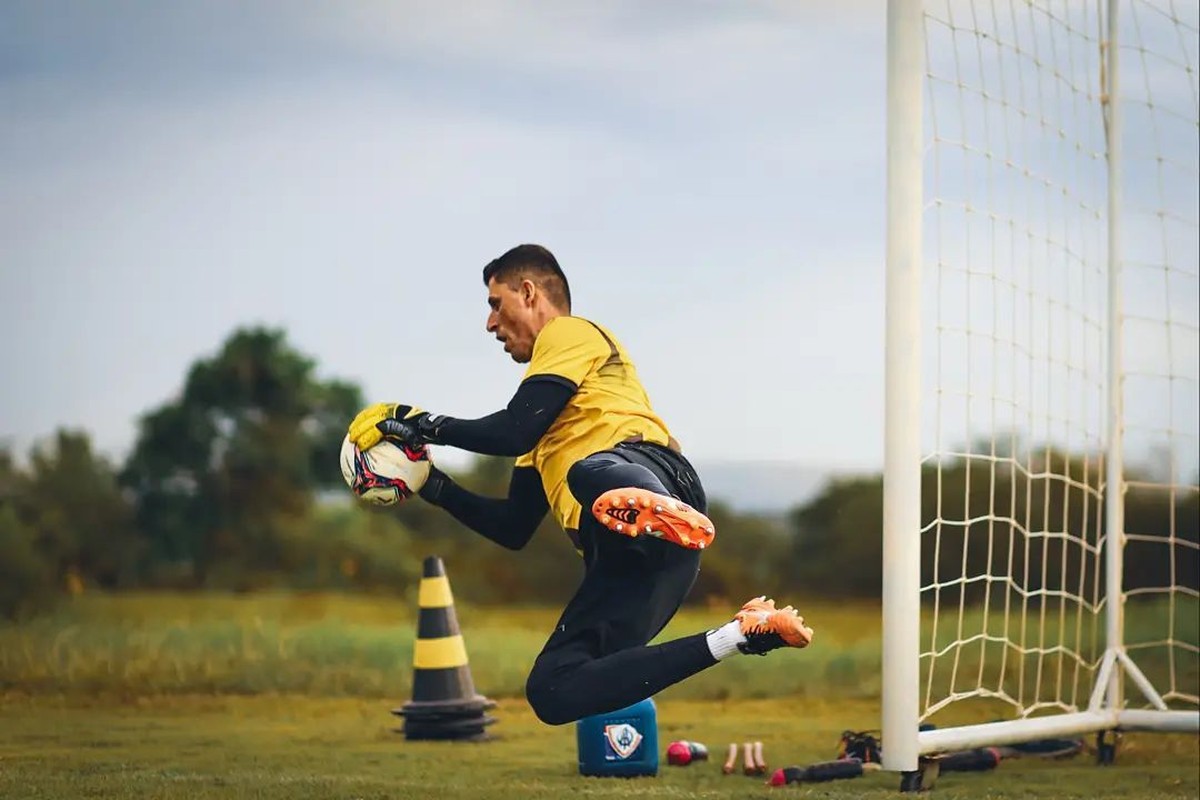 Rodrigo Carvalho aprecia ponto somado pelo Itabaiana e diz que esperava ...