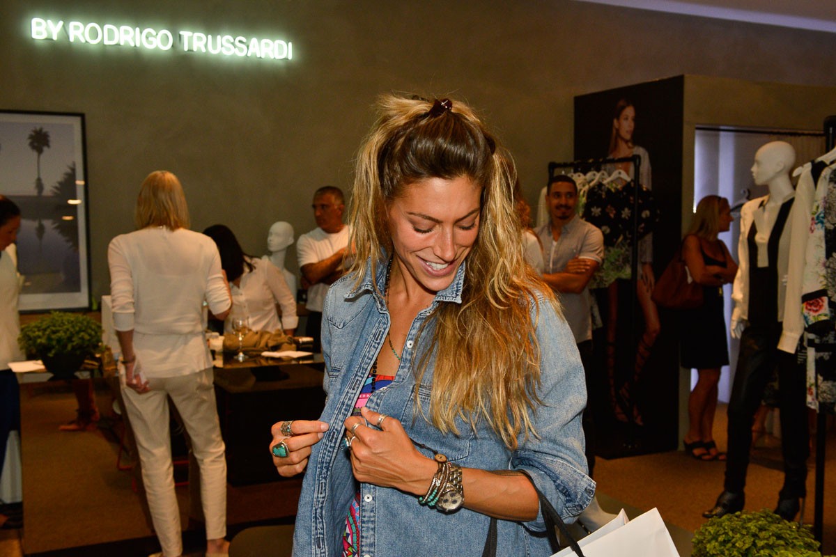 Rodrigo Trussardi e Camila Mouram inauguram primeira loja da Super ...