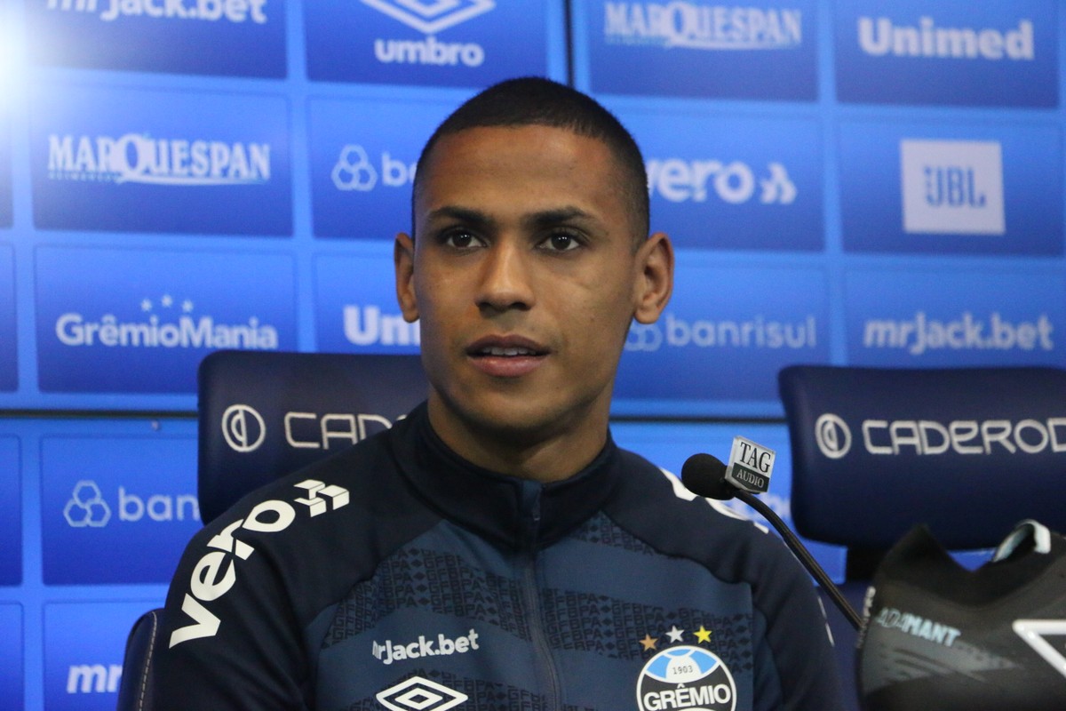 Bruno Alves revela motivo da cobrança de Renato e fala sobre ...