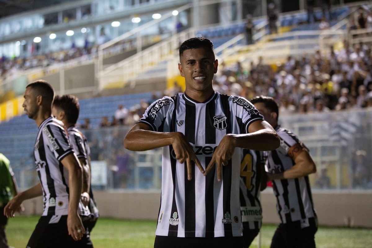 David Ricardo comemora 1° gol pelo Ceará e o dedica à mãe | ceará | ge