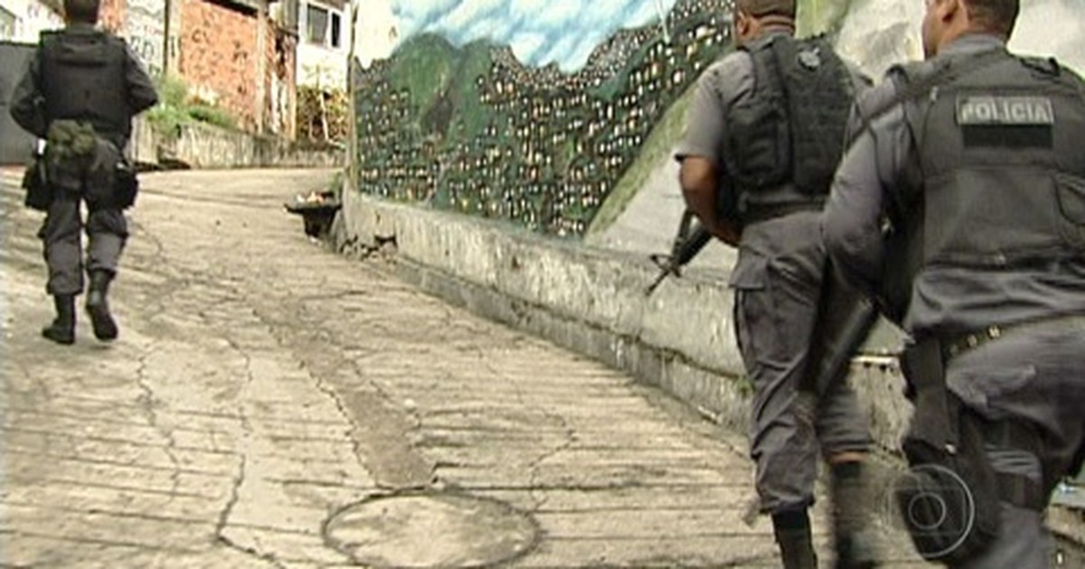 Jornal Nacional - Operação do Bope em favela do Rio deixa oito mortos
