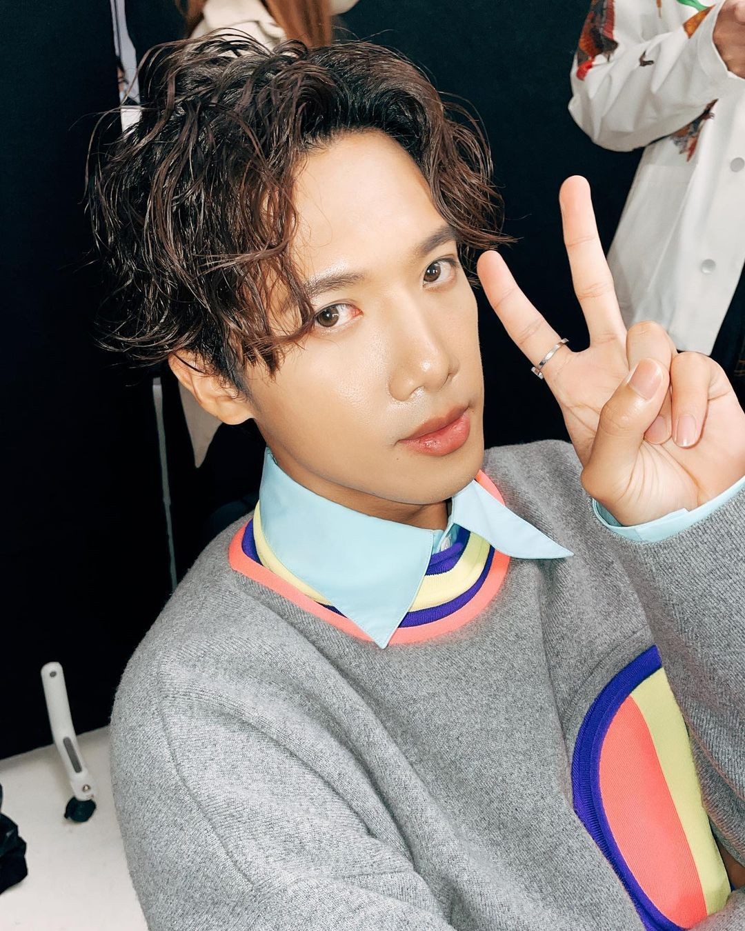 Vídeo: dançarino atingido por telão em show do grupo Mirror em Hong ...