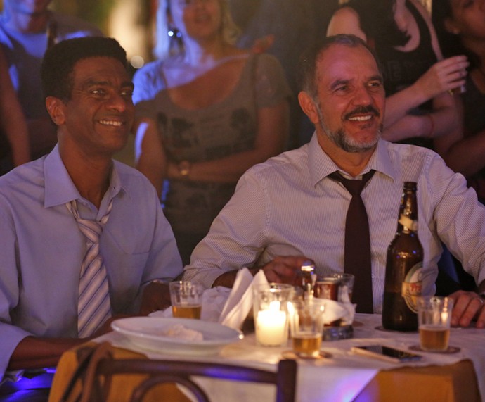 Cassandra fica chocada ao ver Carolina e Germano no bar - notícias em ...