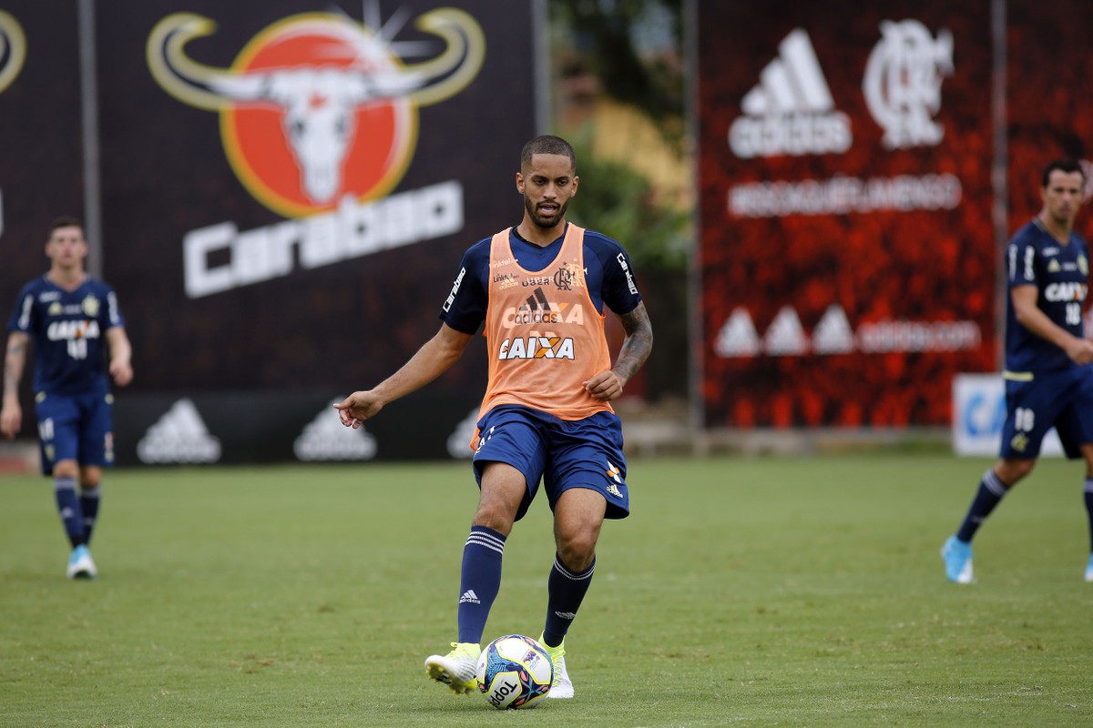 Hora do recomeço: sem atuar há um mês, Rômulo é preparado para voltar ...