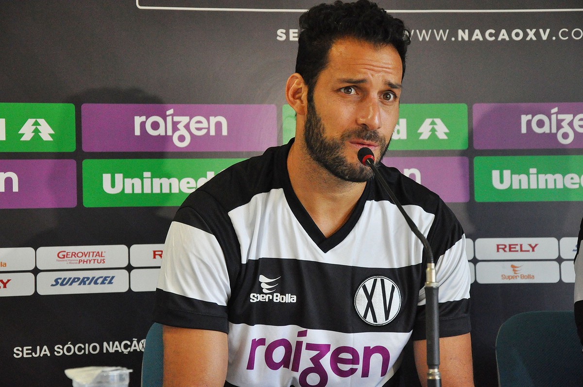 Frontini aponta cobrança por gols como natural e pede torcida ao lado ...