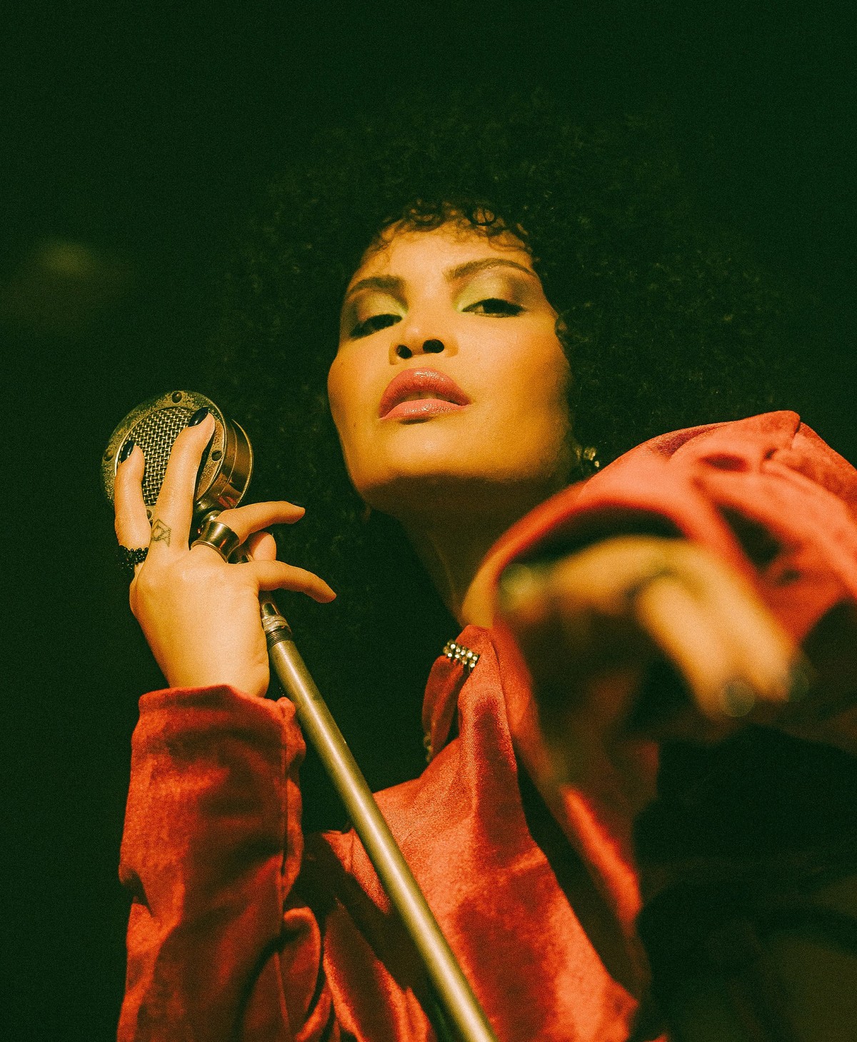 Marianna reforça com single 'Meu vício é você' tendência de tributos a ...