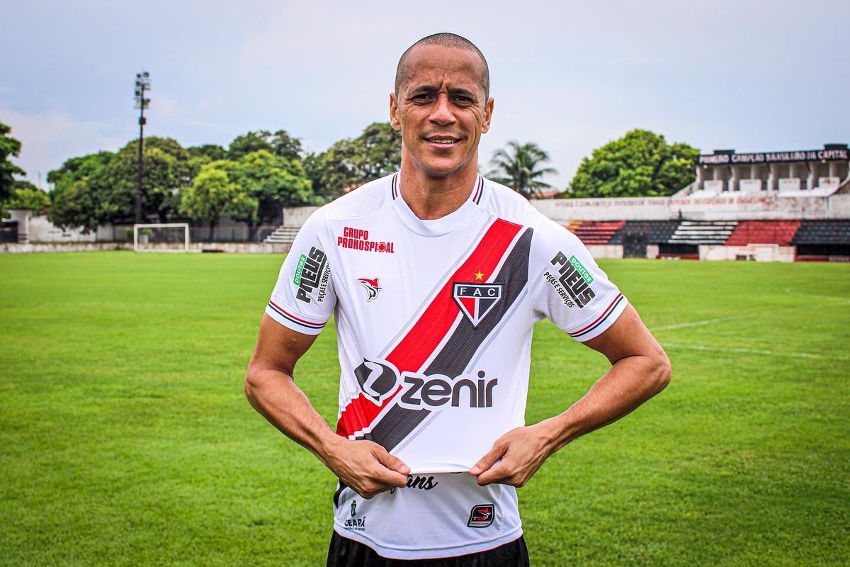 Derley relembra dificuldades em meses sem jogar e promete entrega pelo ...