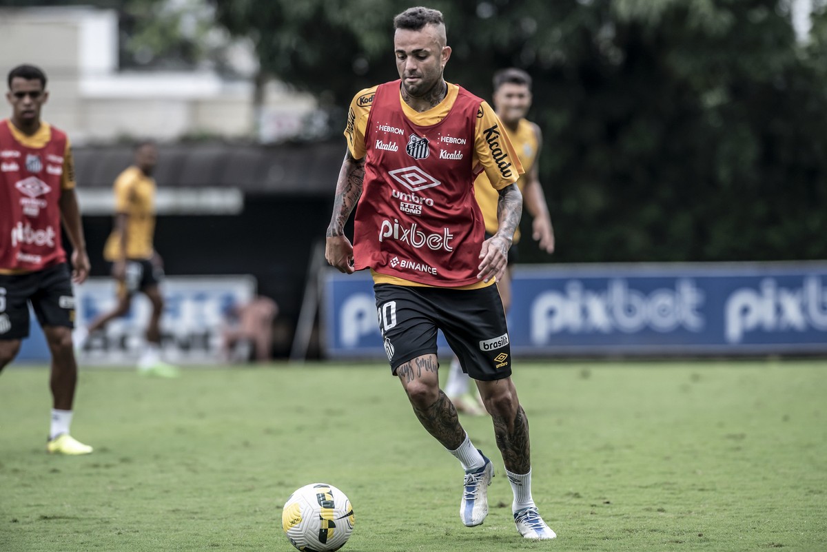 De titular a pouco utilizado, Luan reduz chances de ficar no Santos ...