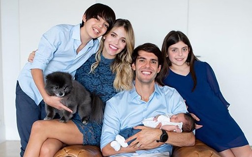 Kaká posta primeira foto com os três filhos: "Amor incondicional ...