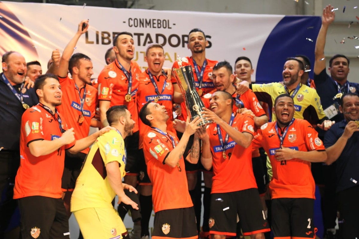 O maior das Américas! Carlos Barbosa bate Cerro Porteño e leva o hexa ...